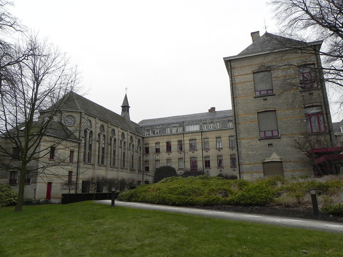 Renovatie IMEA kantoorgebouw tot 2 basisscholen